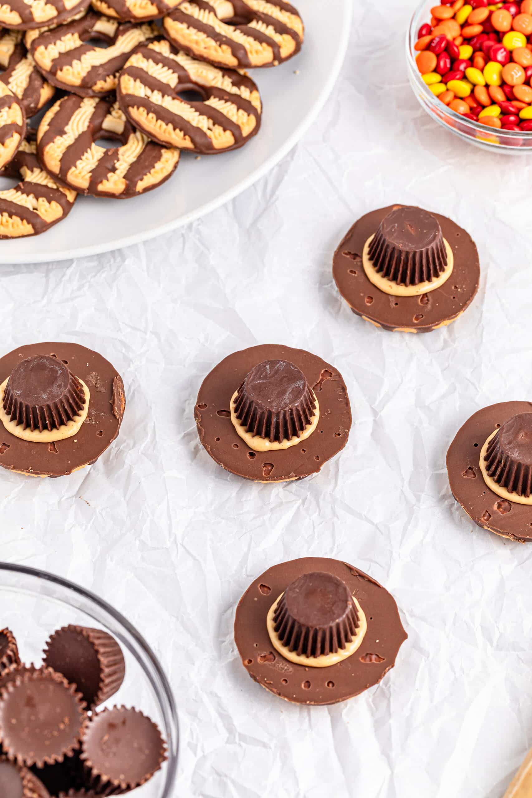 Edible Pilgrim Hats for Thanksgiving